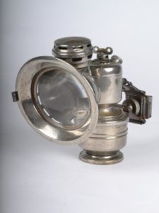 Acetylene lamp - 15 ways to have a vintage experience in these modern ...