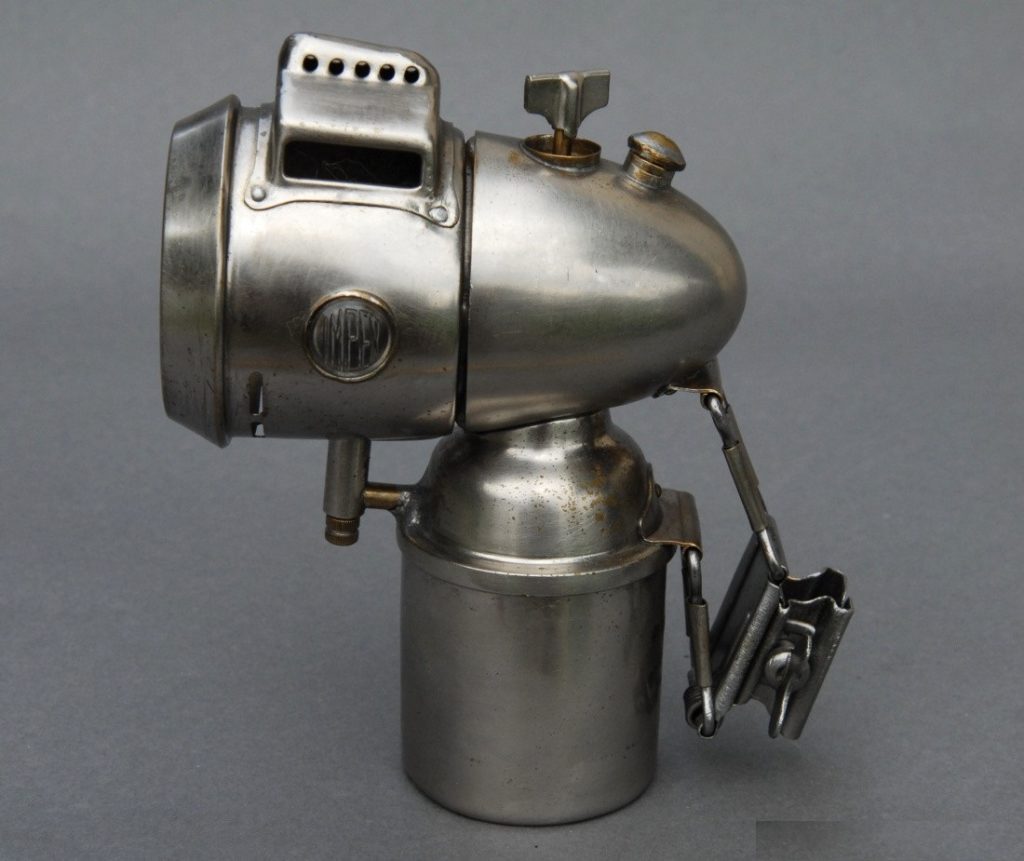 Acetylene lamp - 15 ways to have a vintage experience in these modern ...