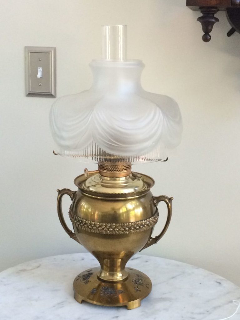 B&h oil lamp - jazz up the entire look of your room! - Warisan Lighting