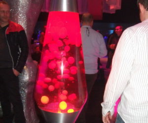 15 Amazing Giant lava lamps - Warisan Lighting