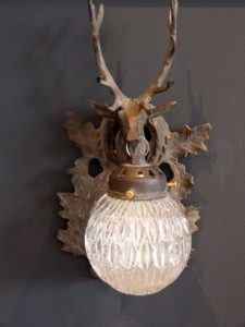Stag wall light - 12 ways to Add a rustic feel to your home decor ...