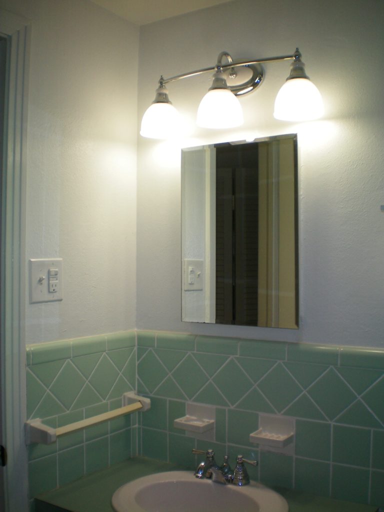 Get unique vintage look by installing Vintage bathroom wall lights ...