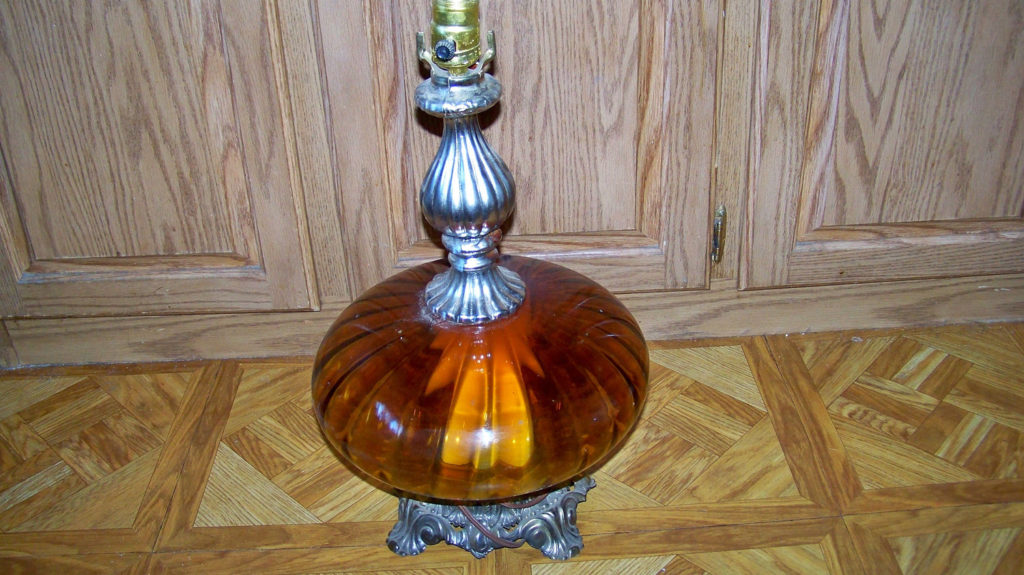 Amber lamps - tips to consider before buying - Warisan Lighting