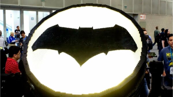 10 facts about Bat signal lamp - Warisan Lighting