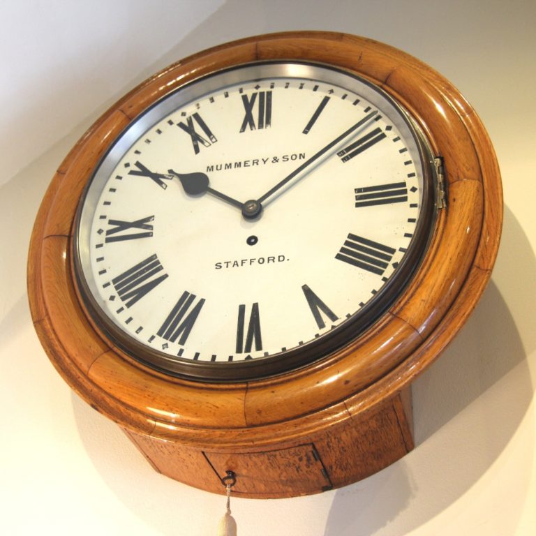 Light oak wall clocks - Giving your home the perfect rustic charm ...