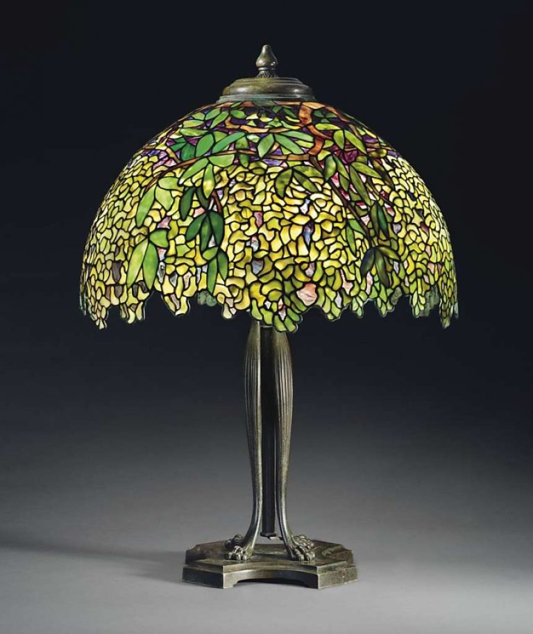 10 adventages of Original tiffany lamps - Warisan Lighting