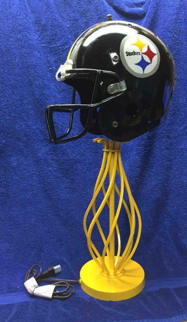 10 adventiges of Pittsburgh steelers lamp - Warisan Lighting
