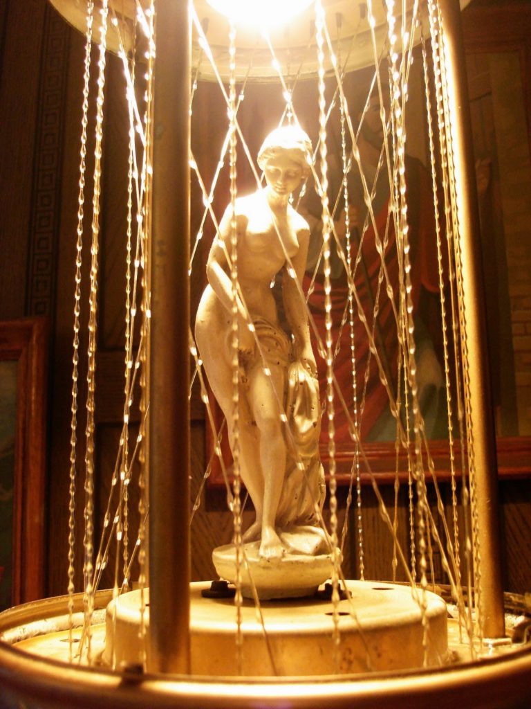 Raining oil lamp - Retro chic makes a comeback - Warisan Lighting