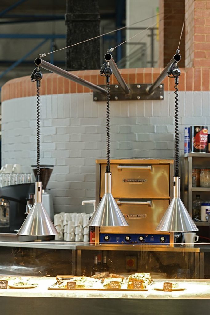 How to Keep your Food Hot and Fresh Using Restaurant Heat Lamps ...