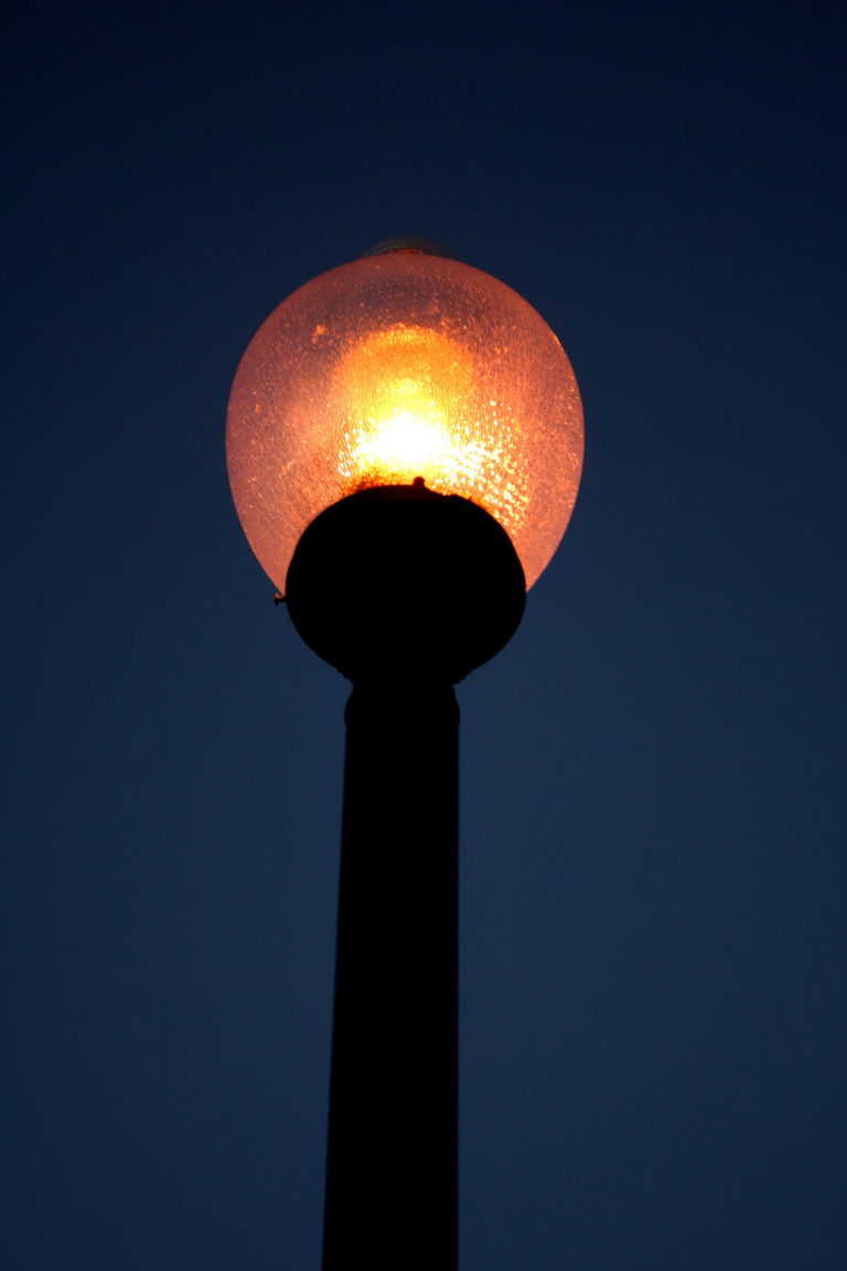 10 new facts to discover about Street lamp at night - Warisan Lighting