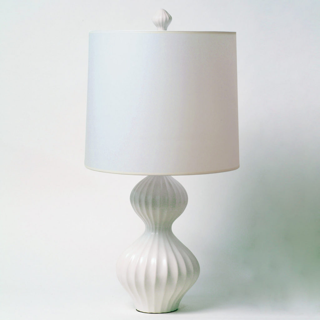 White lamp table - 10 methods to give an artistic touch to your room ...