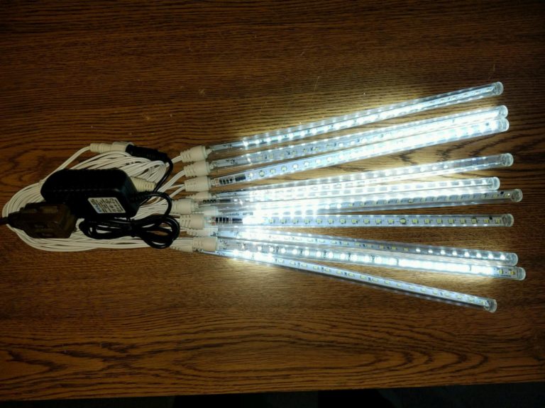 DRIPPING ICICLE LIGHTS OUTDOOR ACCENTUATE THE AESTHETIC APPEAL OF YOUR ...